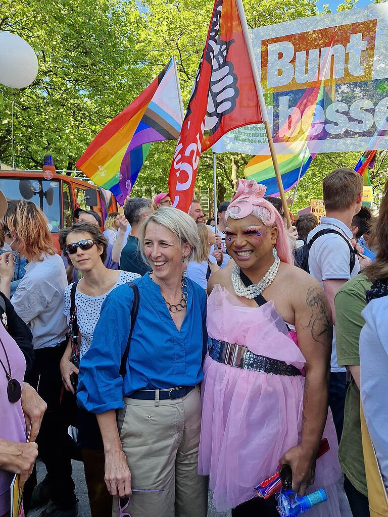 Demonstrationen Bei Dragqueen Lesung In München Abendzeitung München
