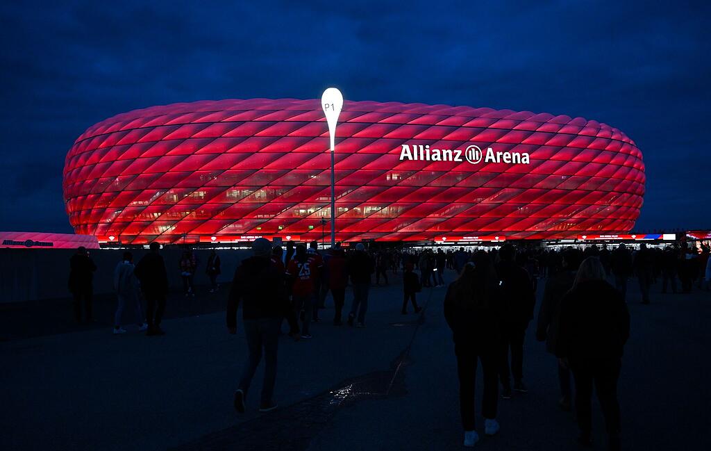 Aus wichtigem Grund: Allianz Arena leuchtet am Wochenende in ...