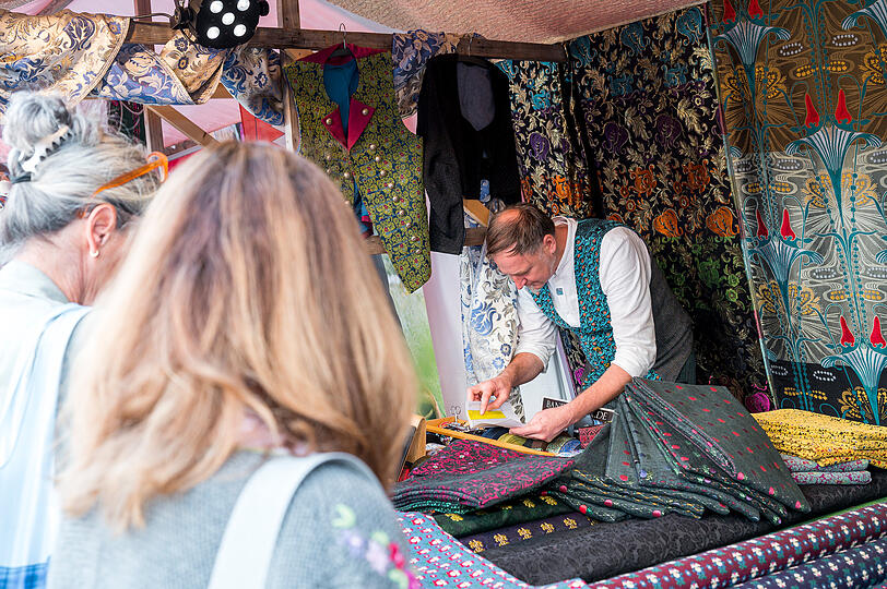 Dirndlmode auf dem Oktoberfest 2022: Viel Chichi ist nicht gefragt ...