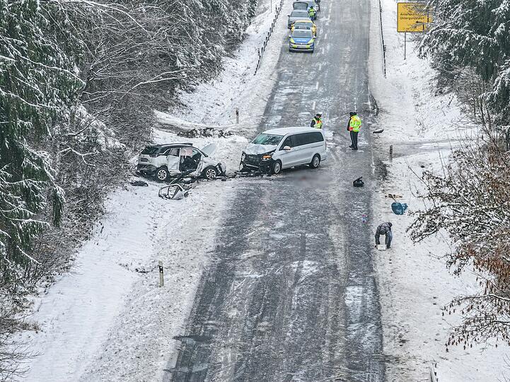 Sturmtief "Elli": Zwei Tote bei Frontalcrash in Bayern | Abendzeitung ...