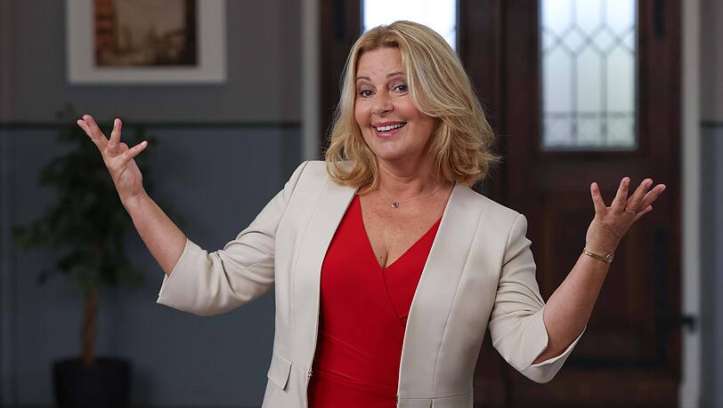 Neuer Job für "Rosenheim-Cops"-Star: Karin Thaler zeigt sich in ...