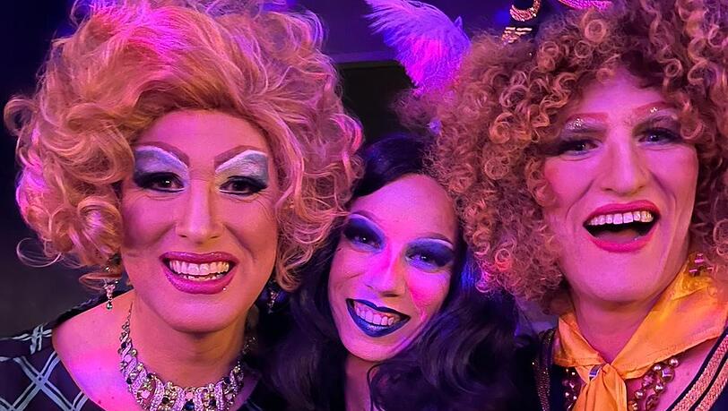 Dragqueen-Bingo im Prosecco: Neuer Glamour-Geheimtipp im Münchner ...