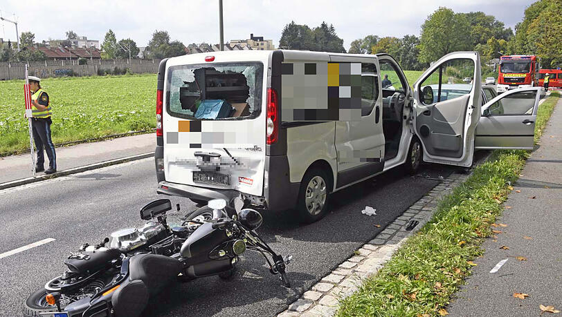 Tödlicher Unfall bei Vaterstetten: Gaffer filmen Reanimation ... Tödlicher Unfall bei Vaterstetten: Gaffer filmen Reanimation ...
