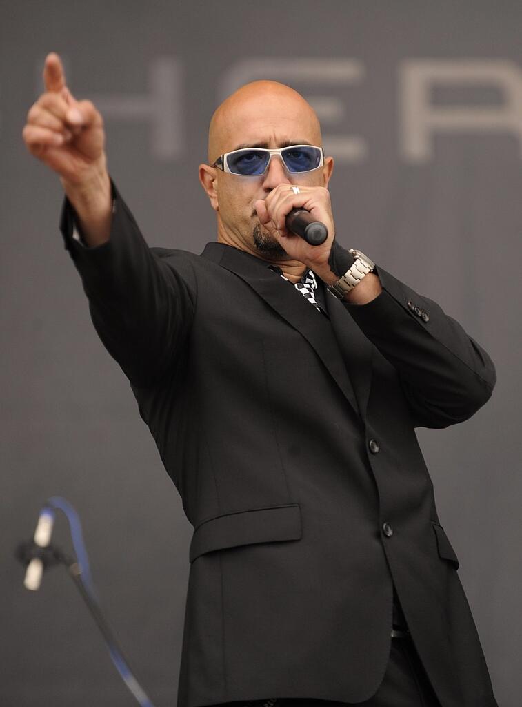 Axel Wesselsky von Eisbrecher spricht über das neue Album ...