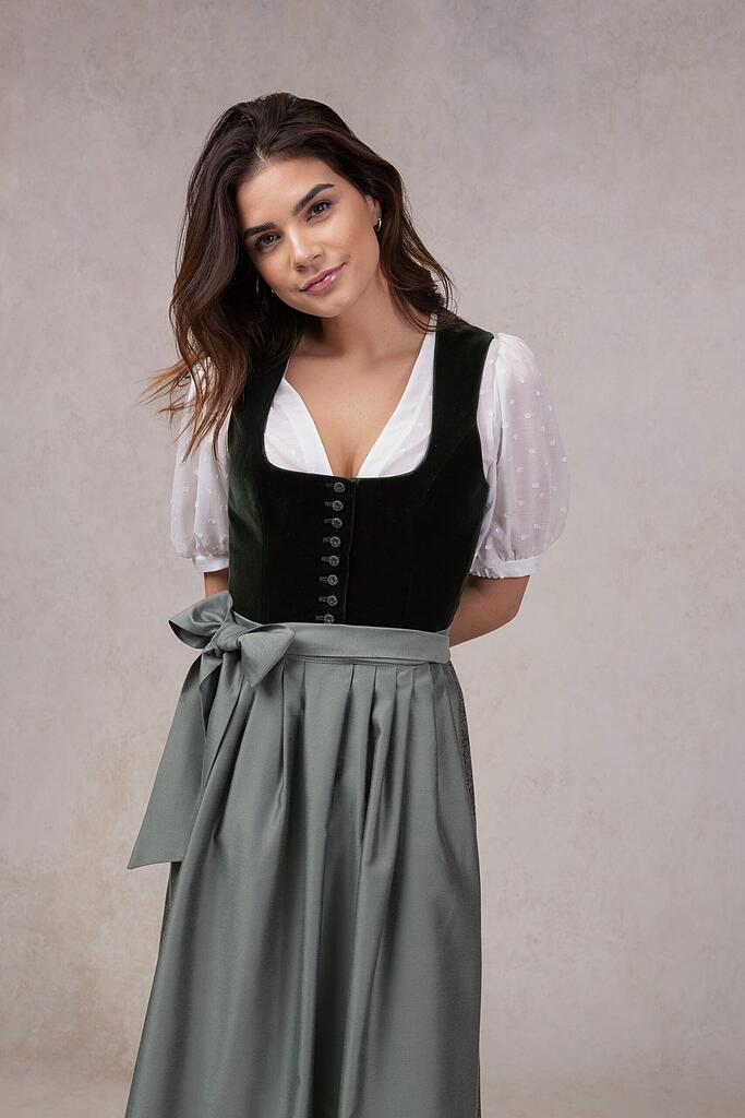 Dirndl mit Haltung: Münchner Trachtenlabel bei Promis gefragt ...
