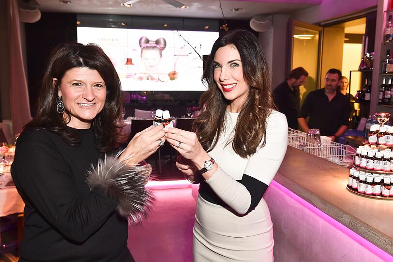 Promis feiern Ladies New Year Dinner in der Bar Lehel: Jutta Speidel ...