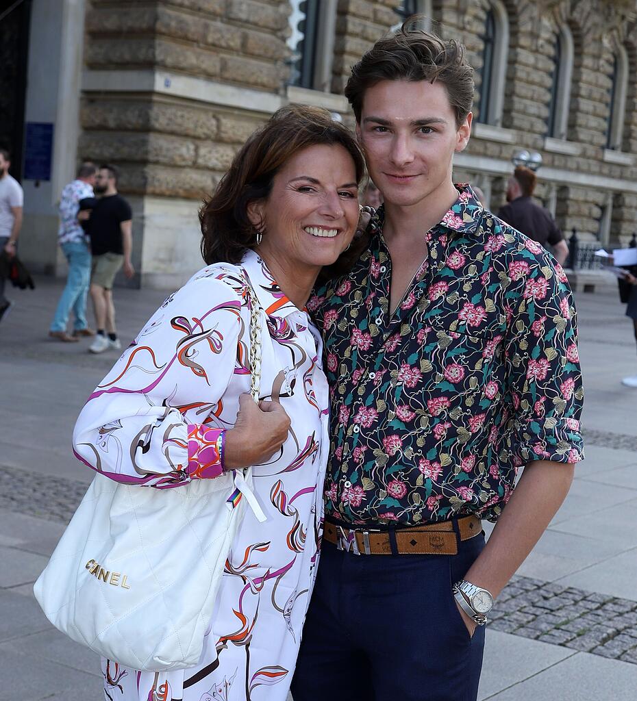 Claudia Obert und Freund Max total verknallt: Es war Liebe auf den ...