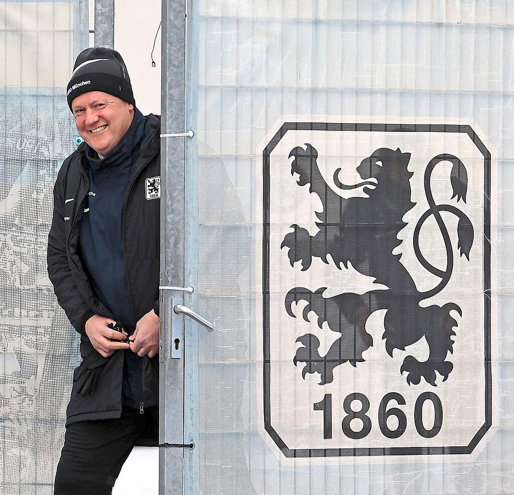 Wandelt Frank Schmöller beim TSV 1860 auf Happels Spuren ...