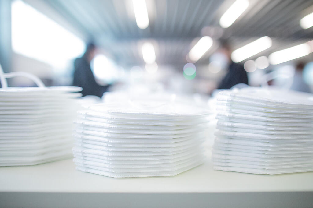 Neue Enthüllungen im Emix-Masken-Deal: Schrott statt Schutz ...