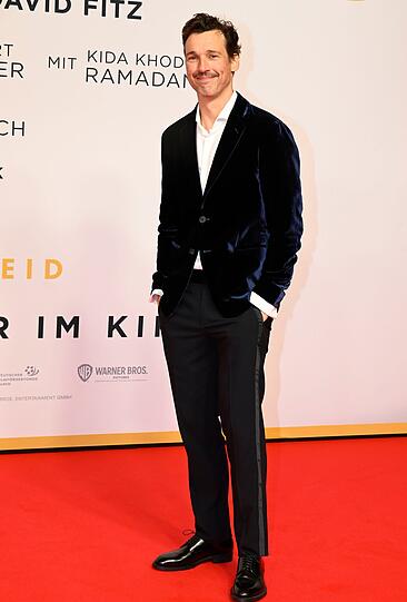 Große Premiere in München: Promi-Gäste feiern Oskars Kleid ...