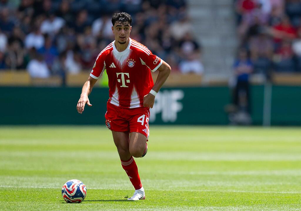 Aleksandar Pavlovic vom FC Bayern: Vom Balljungen zum Nationalspieler ...