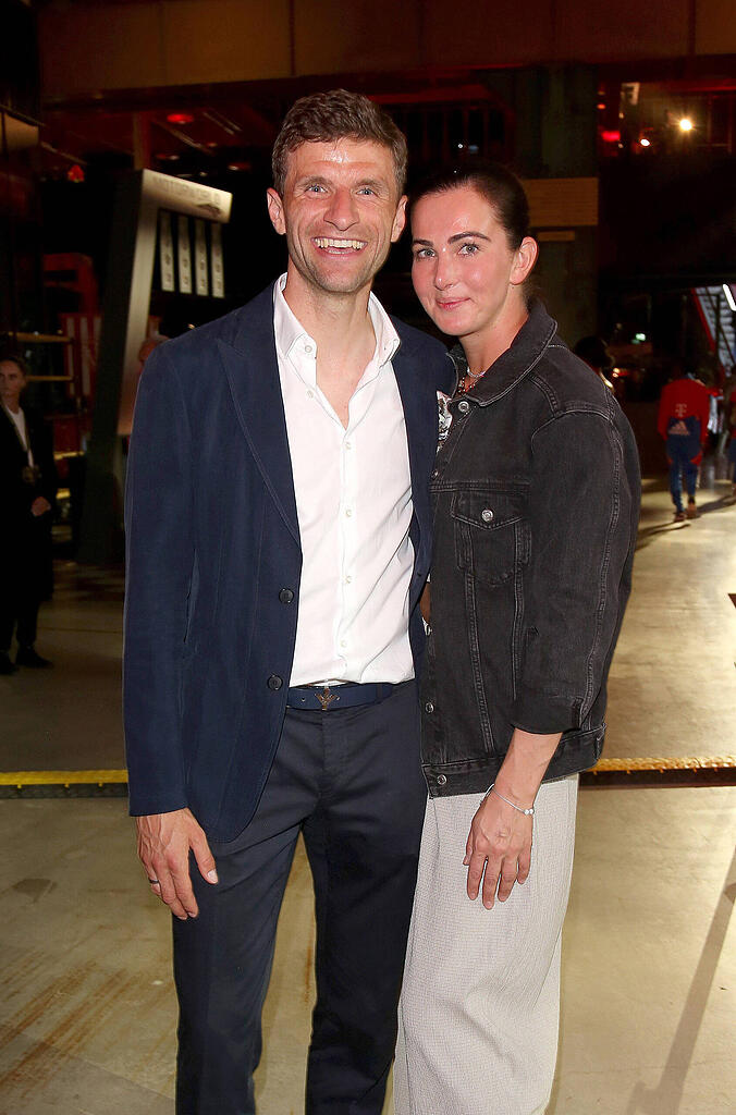 Thomas Müller ohne Ehefrau unterwegs: Was die neuesten Fotos bedeuten ...