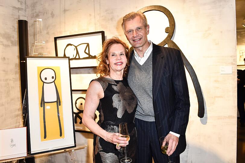 Stik-Ausstellung in Galerie Kronsbein: Promis wie Seppi Schmid & Nina ...