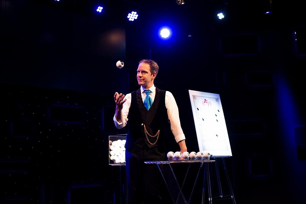 Zauberer Alexander Krist über den Kristelli-Palast: "Das Leben als ...