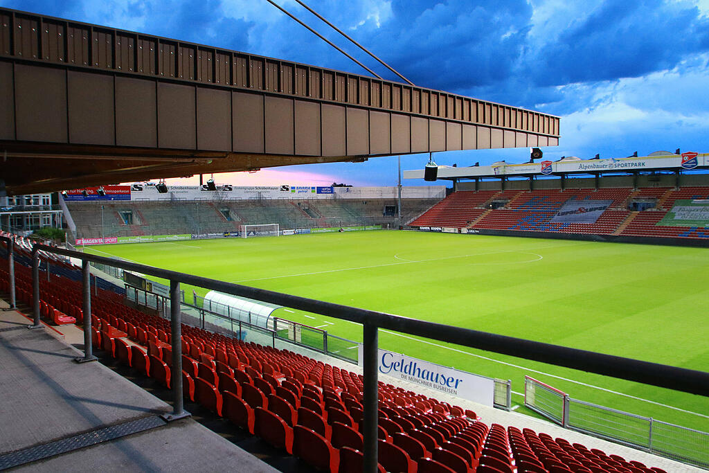 SpVgg Unterhaching plant Zuschauer-Rückkehr gegen Lübeck | Abendzeitung ...