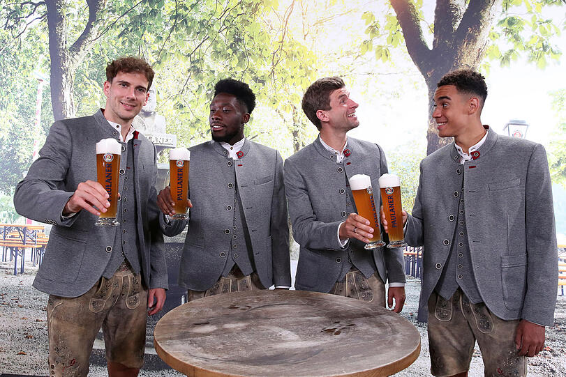 Fesch! Bayern-Stars posieren in Tracht – Müller spricht über Wiesn ...