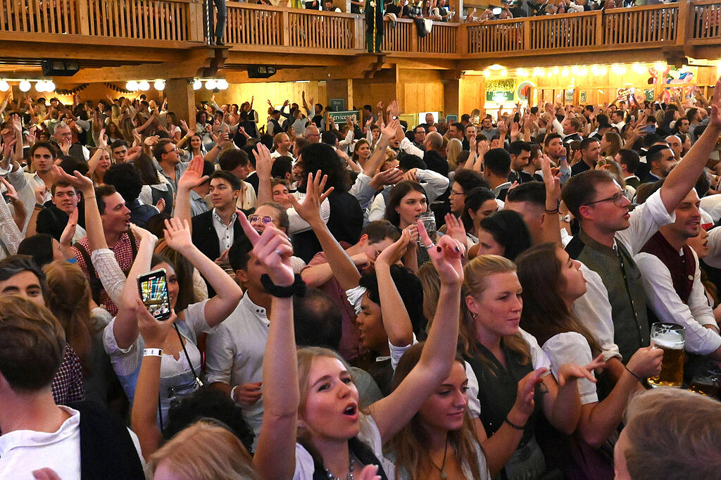 Wiesn-Welle in München: Corona-Inzidenz liegt jetzt bei fast 700 | Abendzeitung München