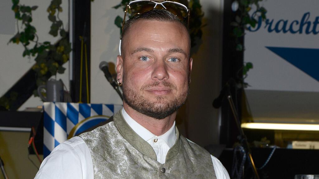 "Sommerhaus"-Promi Eric Sindermann teilt gegen RTL aus: Fühlte mich ...