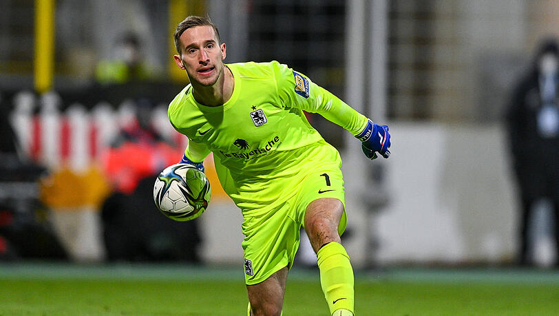 TSV 1860: Löwen-Keeper Hiller von Heimatgemeinde geehrt | Abendzeitung ...