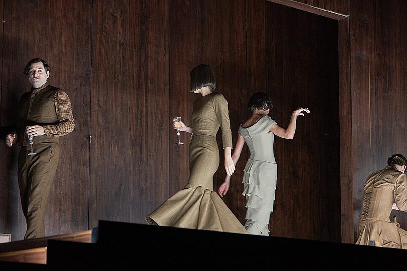 Molieres "Tartuffe" im Residenztheater - die AZ-Kritik | Abendzeitung ...