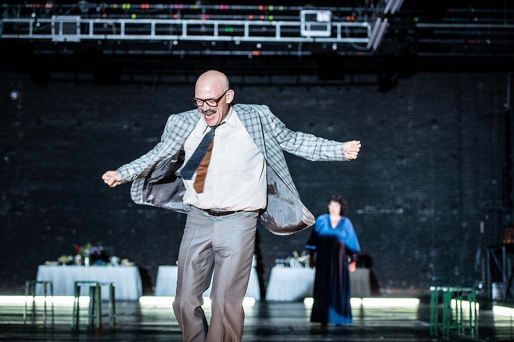 Finsternis: AZ zeichnet Schauspieler Robert Dölle aus | Abendzeitung ...