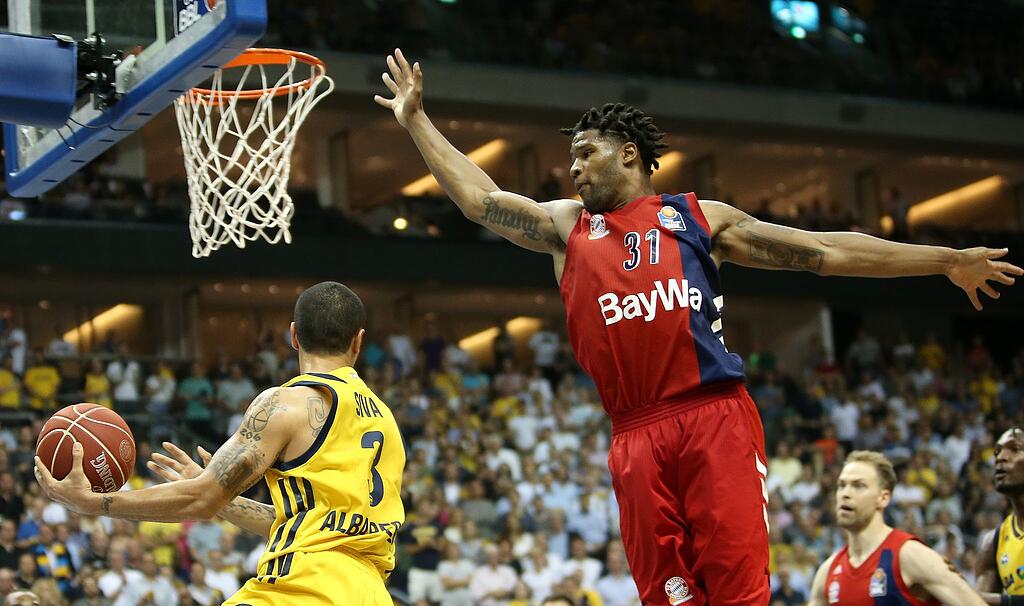 FC Bayern Basketball holt Power Forward Devin Booker zurück ...