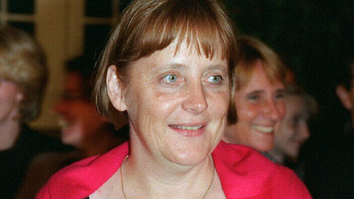 Angela Merkel früher und heute: So hat sich die Kanzlerin verändert ...