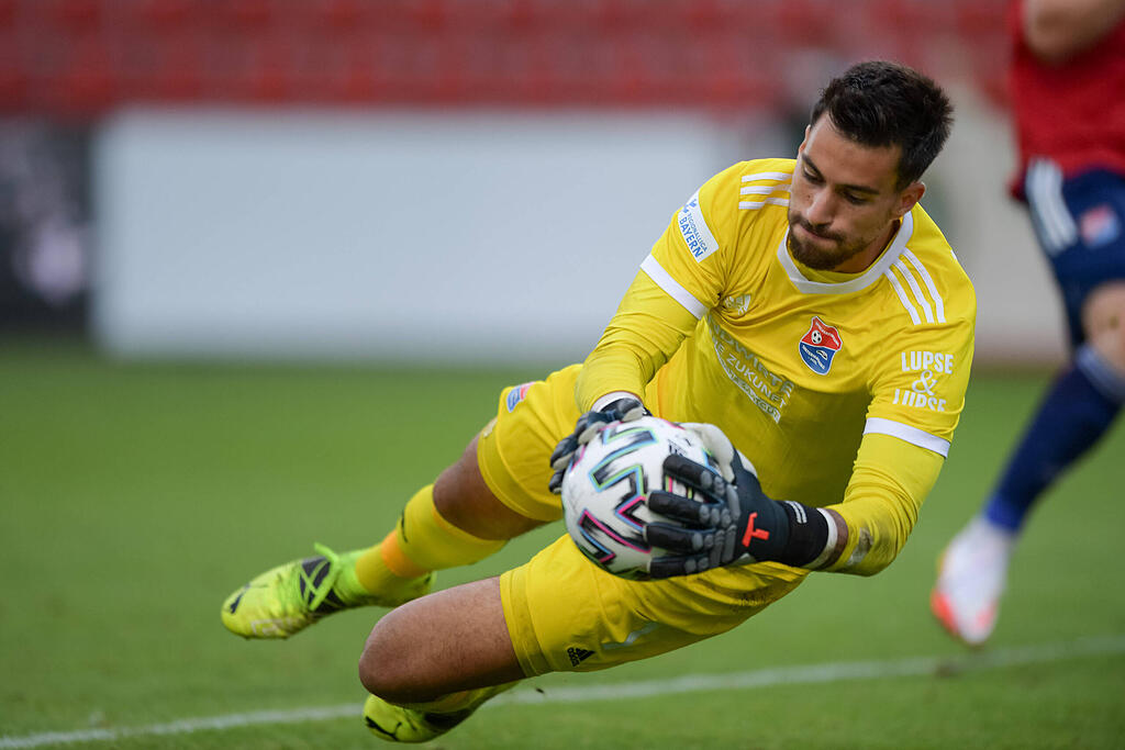 Hachings Leih-Torwart Weidinger kehrt vorzeitig nach Regensburg zurück ...