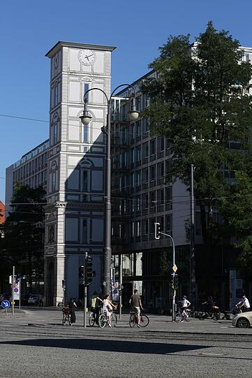 Lenbachplatz: Wo's plätschert und rauscht | Abendzeitung München