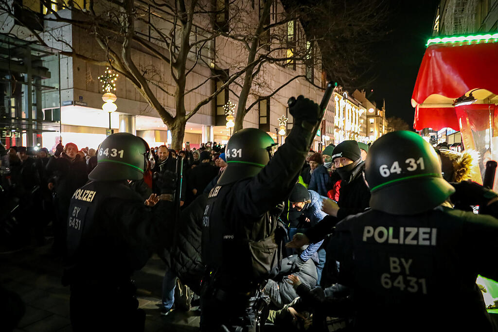 Corona-Protest in München: Weniger, frustrierter, aggressiver ...