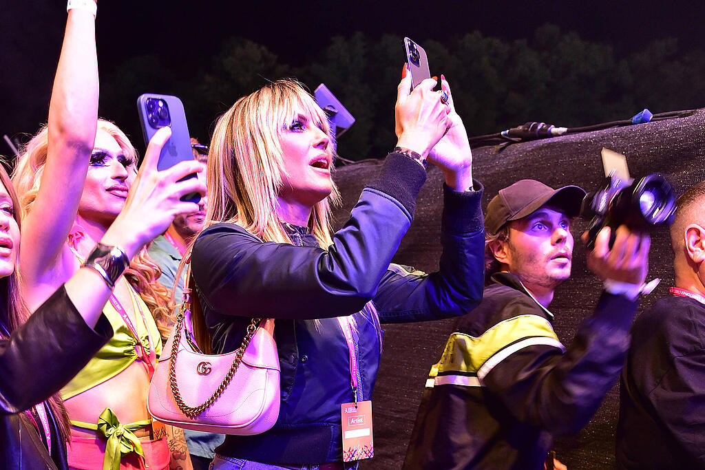 Heidi Klum feiert mit Tausenden beim CSD in Mini-Hotpants | Abendzeitung München