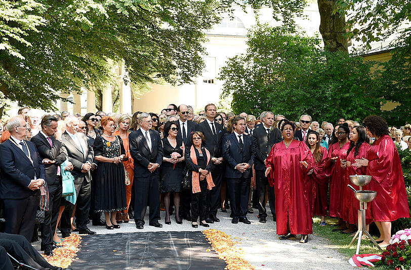 Vereint in Trauer um den großen Gerd Käfer | Abendzeitung München