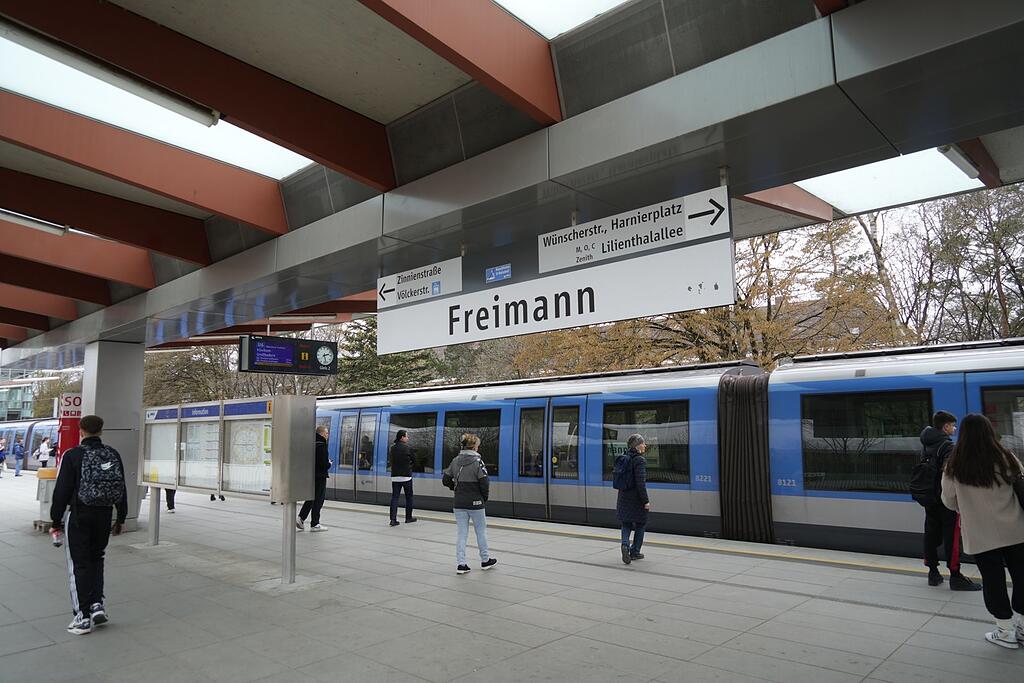 Schüsse im U-Bahnhof Freimann: Mann mit Schreckschusspistole löst ...