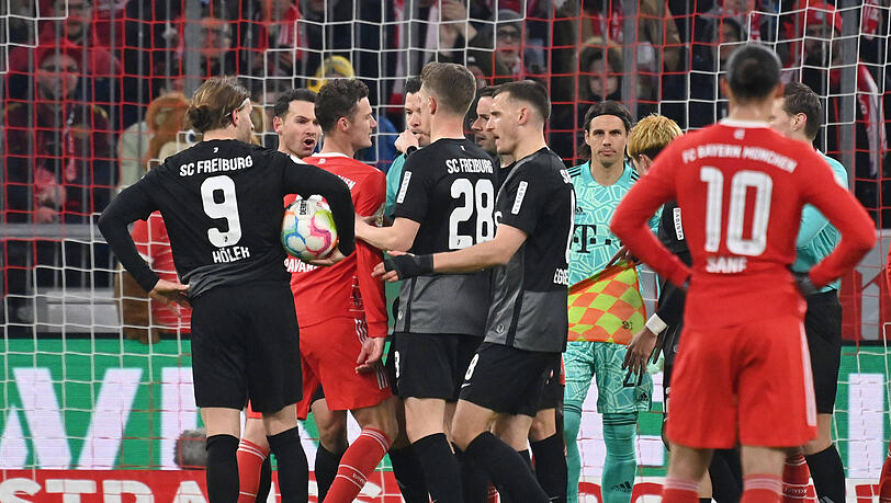 Kurz vorm Schlusspfiff: Bayern-Star Benjamin Pavard mit grob ...