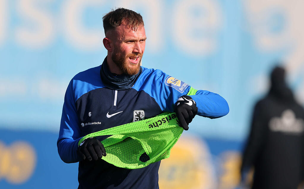 Schuften fürs Comeback TSV 1860: Rieder trainiert wieder mit Ball am ...