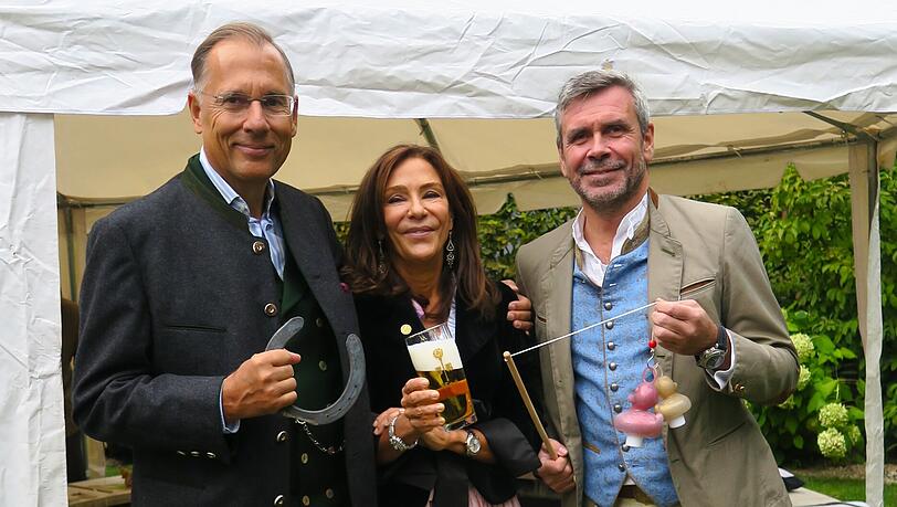 Augustiner-Chefin zeigt ihr Liebes-Glück im Villa-Garten | Abendzeitung ...