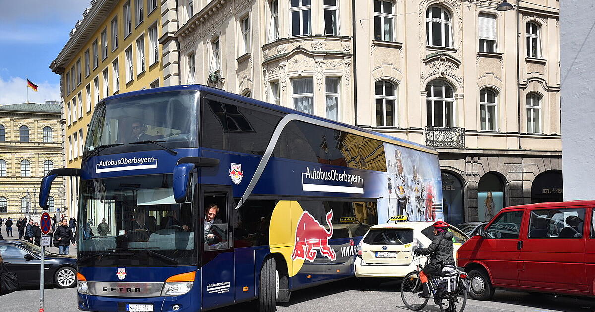 Am Marienhof: EHC-Bus checkt Taxi | Abendzeitung München
