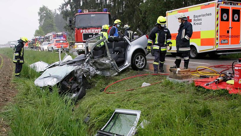 Frontal-Crash: Zwei Schwerverletzte bei Unfall | Abendzeitung München