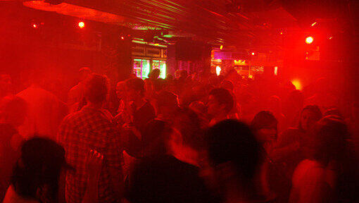 Rote Sonne: Hier tanzen auch Normalos blamagefrei | Abendzeitung München