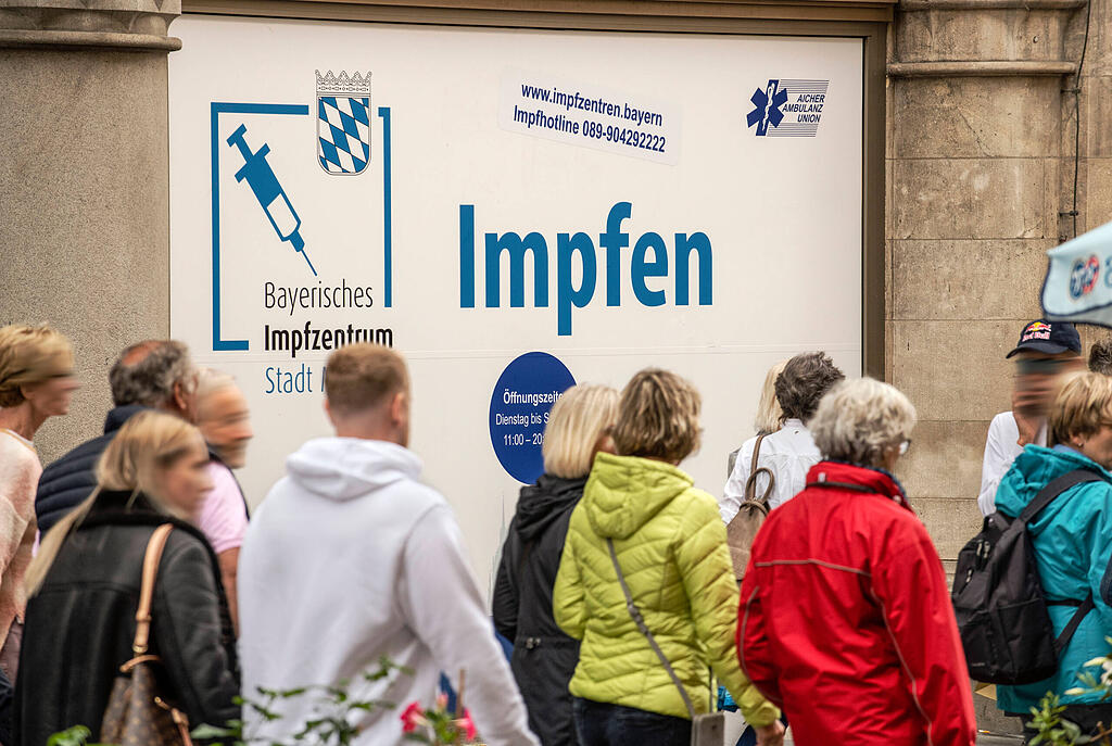 Angepasste Corona-Impfstoffe ab sofort in München – wie Sie jetzt an ...