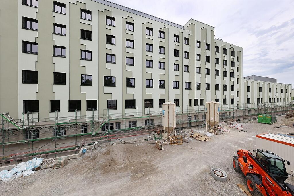 Baustellen-Besuch: Beim Klinikum Harlaching sieht's düster aus ...
