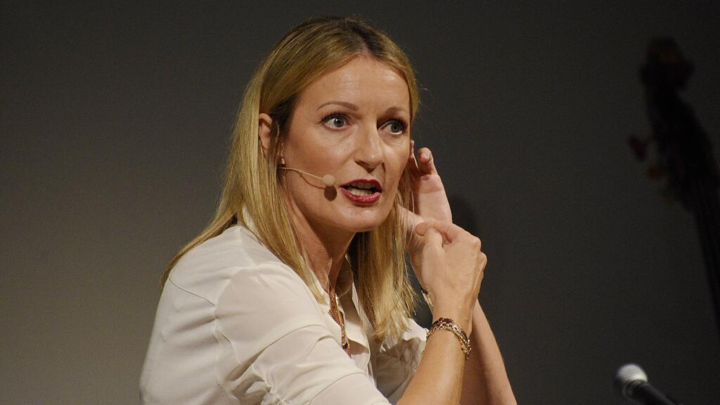 "Sind alle verloren": Gruberin eskaliert und geht gegen Habeck vor ...