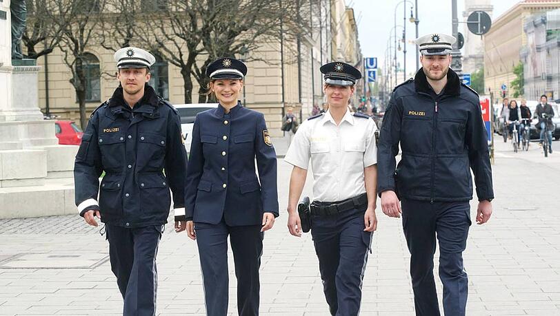 Die Polizei macht blau: Das sind die neuen Uniformen | Abendzeitung München