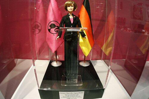 Merkel wird zum Püppchen | Abendzeitung München