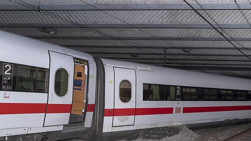 ICE aus Berlin entgleist bei Basel und blockiert Gleise | Abendzeitung München