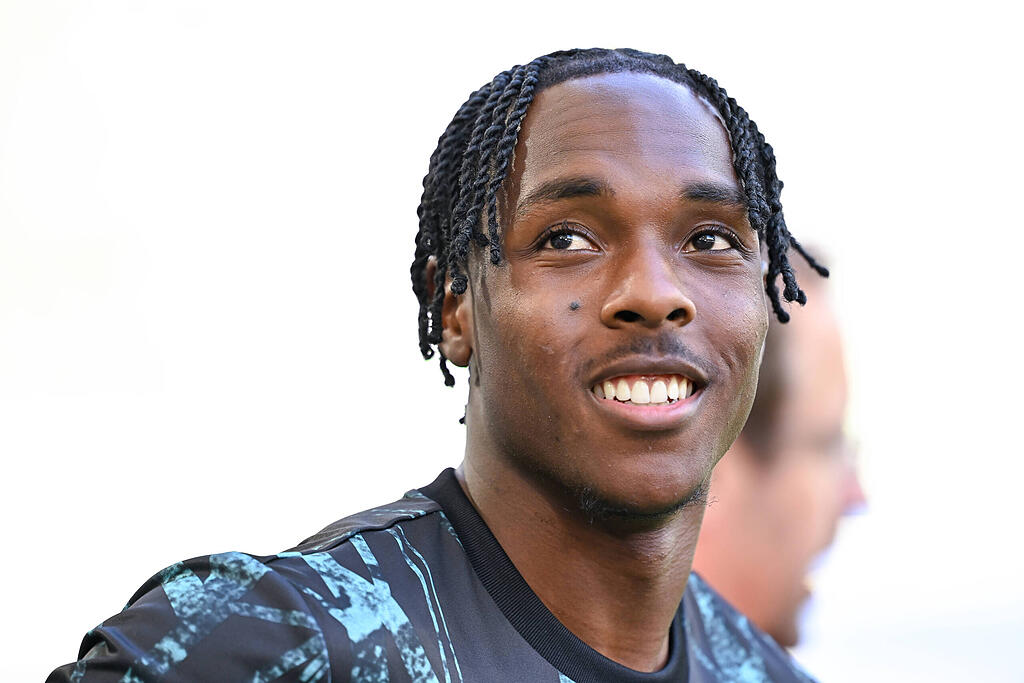 Mathys Tel privat: Alles zu Freundin, Karriere und Bandage des FC ...