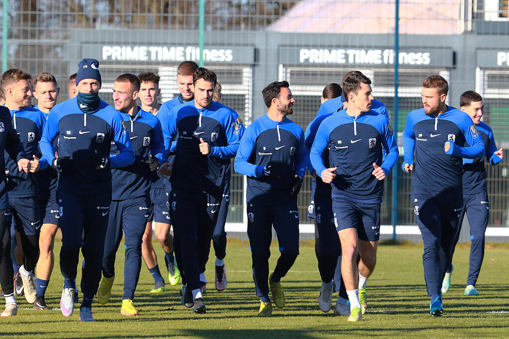 Für den guten Zweck: TSV 1860 und die Bayerische starten Schritte ...