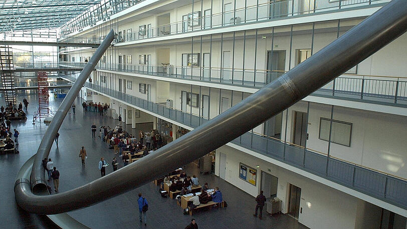 Rolltreppe, Rutsche und Co.: Hier haben Mini-Münchner ihren Spaß ...