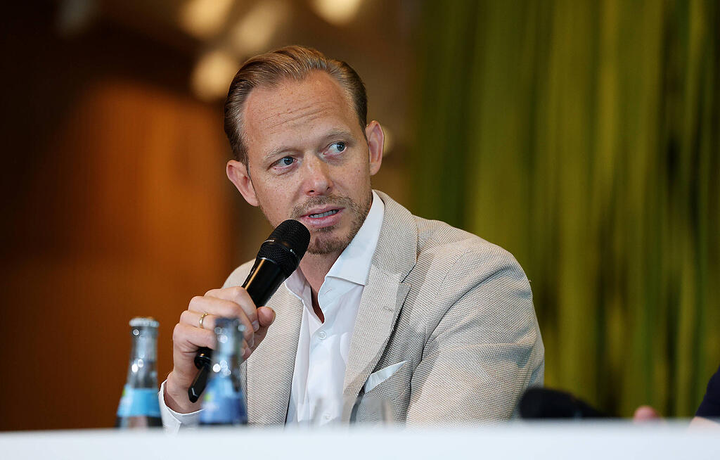 FC Bayern komplettiert Führungsebene: Rouven Kasper neuer Vorstand ...