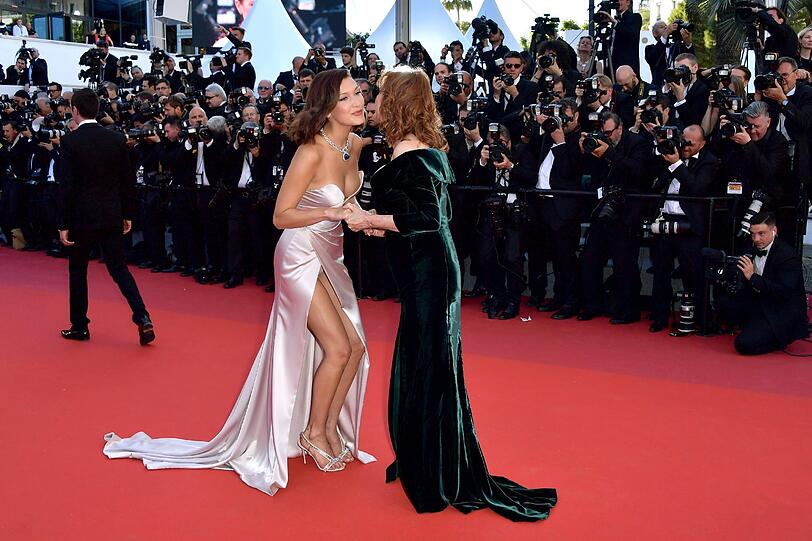 Blitzer In Cannes Fotos Von Nippel Höschen Und Quetsch Dekolleté Der